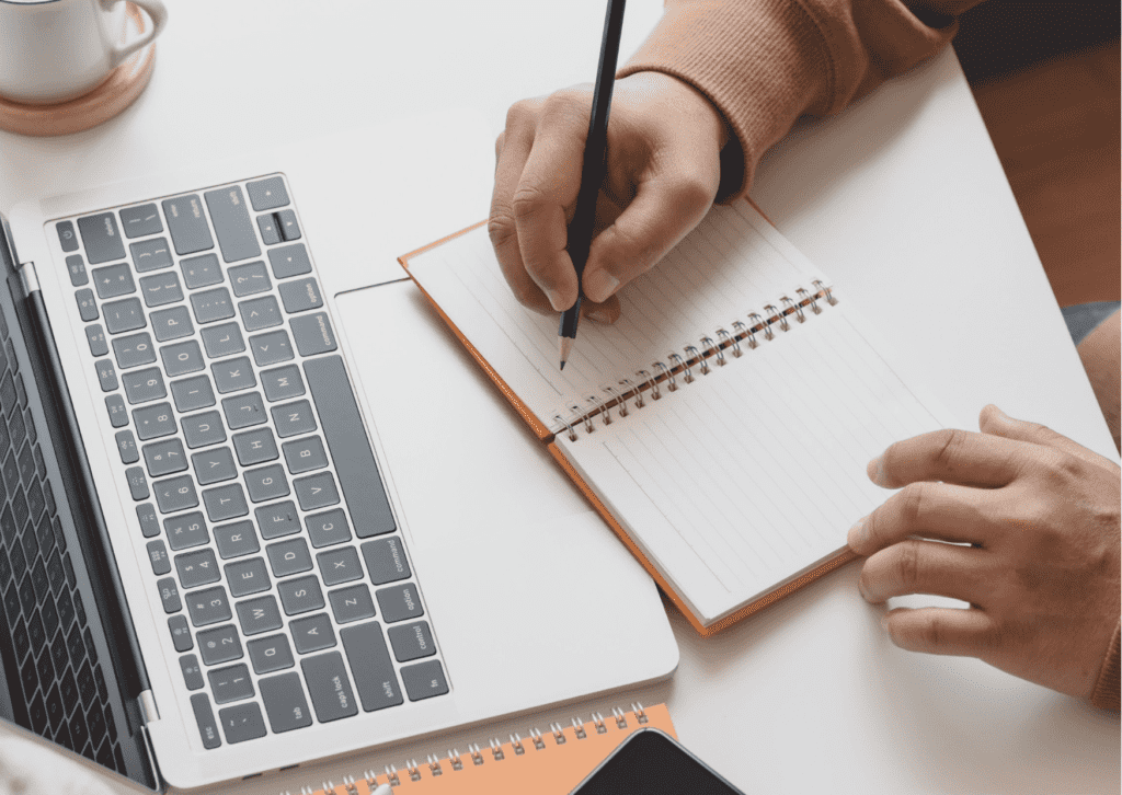 Tout savoir sur le point médian - Communication inclusive